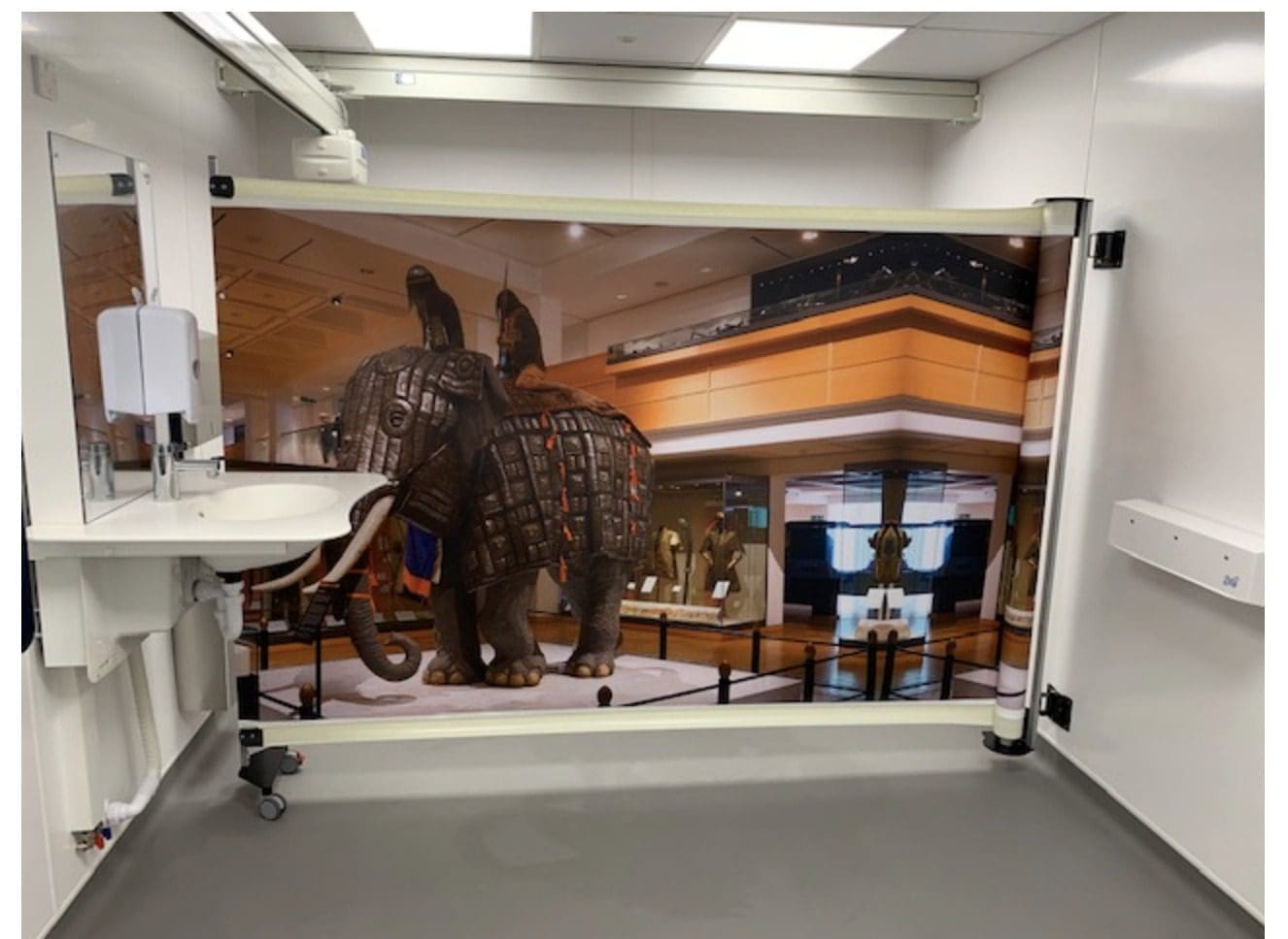 KwickScreen Wall Mounted Privacy Screen | Astor Bannerman